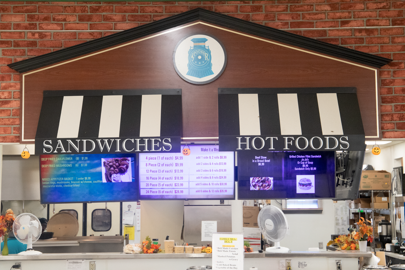 Spooner Deli | Take Home Meal | Deli Meat & Cheese | Hot Meals